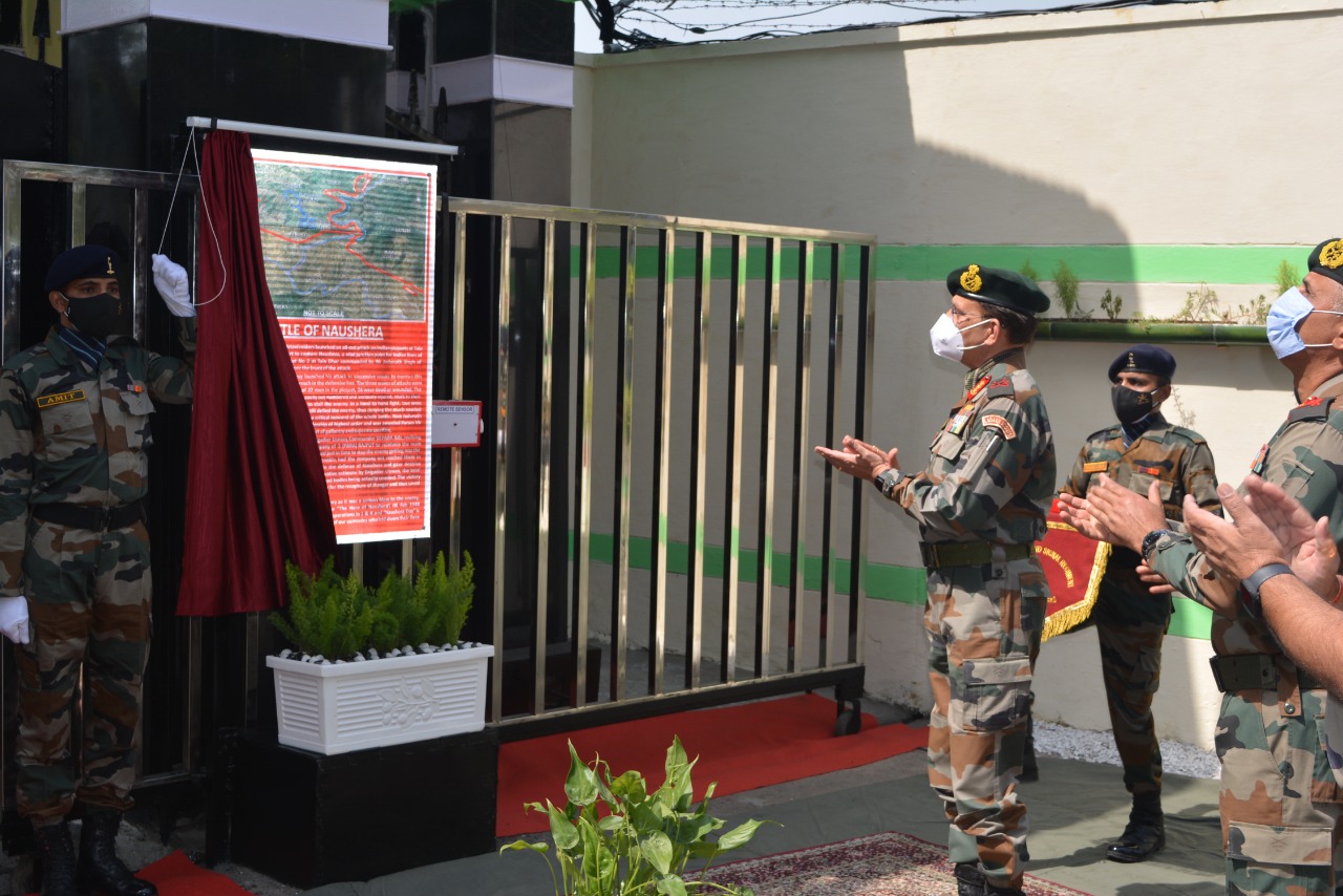 Northern Army Commander unveils Naushera gate to honour 1948 martyrs ...