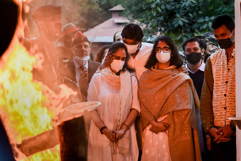Kritika and Tarini, daughters of late Chief of Defence Staff (CDS) Gen ...