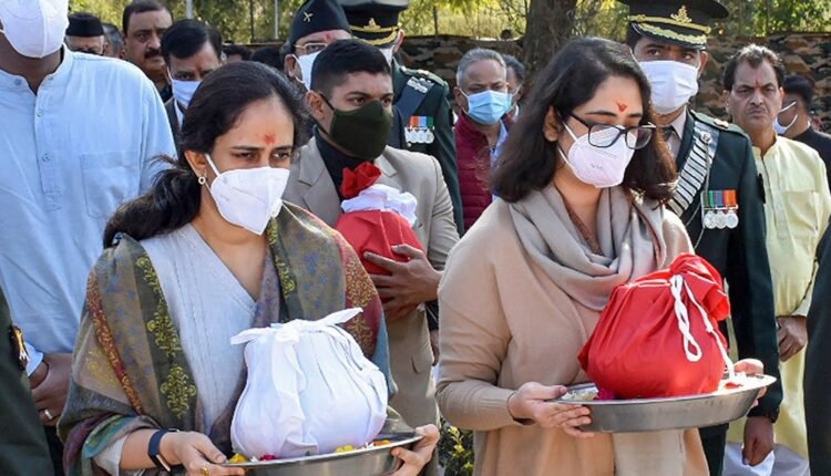 Daughters Kritika and Tarini carry ashes of their father the late Gen ...