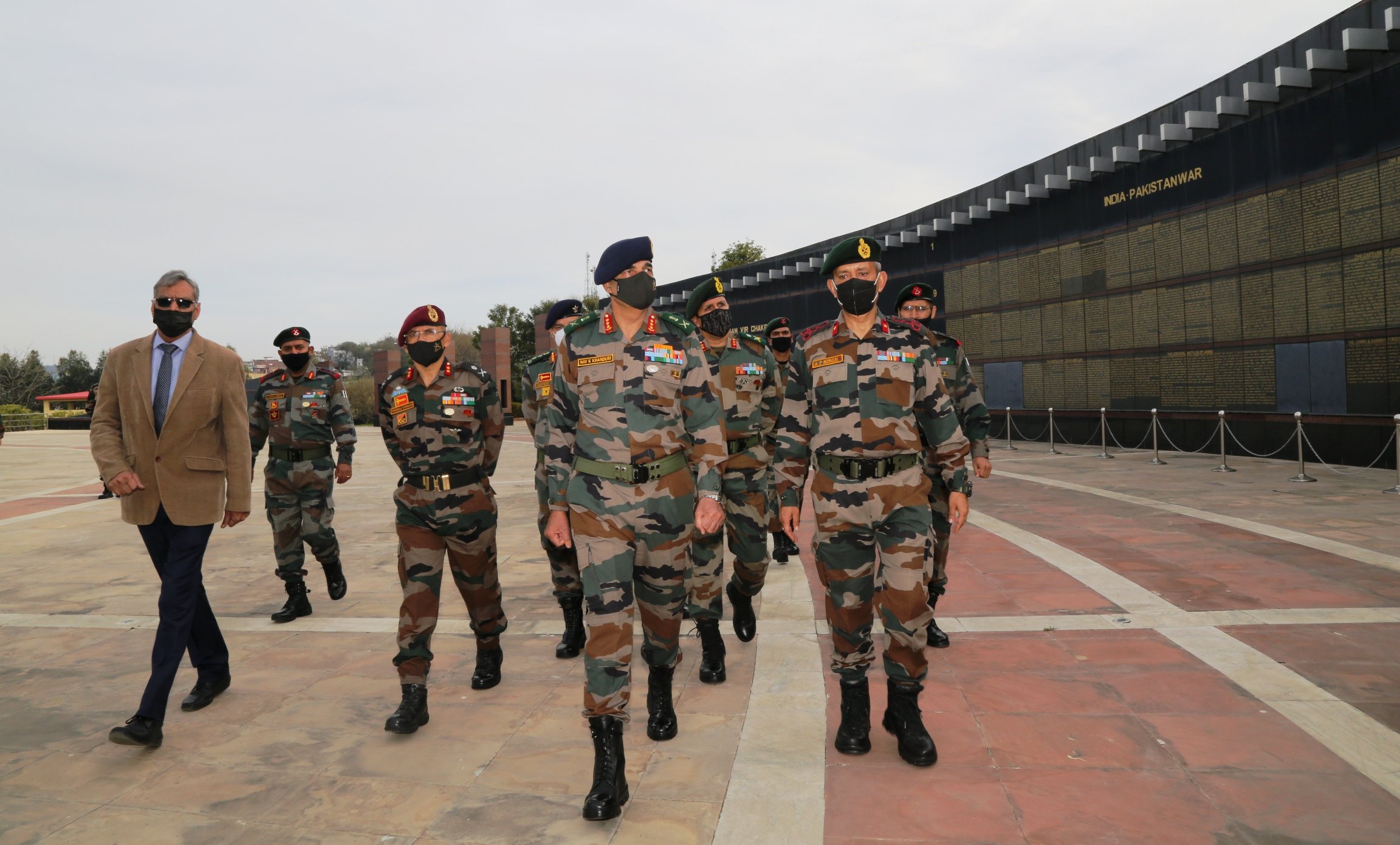 Lt Gen Nav K Khanduri, Army Commander Western Command visited Tiger ...