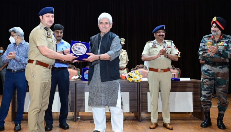 J&K | LG Manoj Sinha felicitated officers of Civil Administration, JKP ...