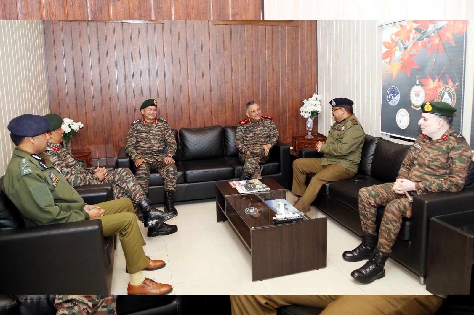 J&K | Chief of Defence Staff Gen Anil Chauhan accompanied by Lt Gen Upendra Dwivedi GOC-in-C ...