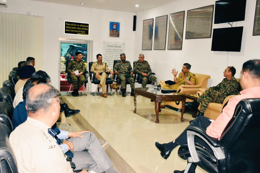 J&K | Army, Police Hold Joint Security Review Meeting In Poonch – JK Post